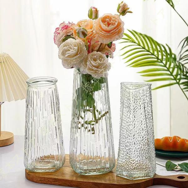 【発売日：2023年07月04日】商品名: ガラス花瓶素材: ガラスサイズ：直径×高さ：ホワイト=12.5*28.8cm、01ホワイト=11.5*24.5cm、02ホワイト=11*24cm（スタッフ採寸のため、若干の誤差が生じる場合がござい...