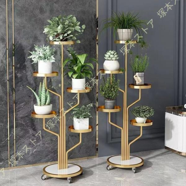 【発売日：2025年10月04日】【サイズ】長さ×幅×高さ：40*40*130cm（スタッフ採寸のため、若干の誤差が生じる場合がございます）【安定した耐久性のある植物スタンド】当社のゴールドプラントスタンドは金属と大理石のベースで作られてお...