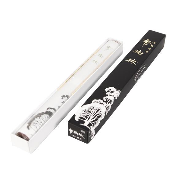 245mm紙箱入 1把入 フィルム袋入 インド・カルナタカ産の香木「白檀」をふんだんに配合し、その薫りを余すところなく生かすよう、秘伝の調香法を駆使して創りあげたお線香です。