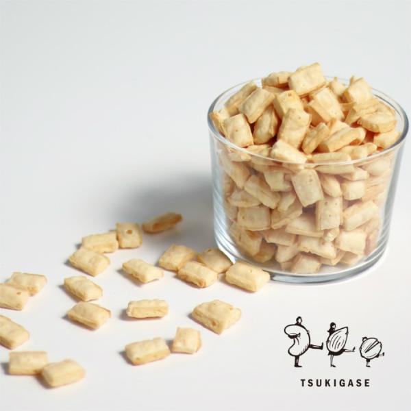 「チーズたら」をカリっと焼き上げたものです。まったく違う味になります。カリッとしてうまい！ビールにピッタリです。メール便発送専用の商品になりますのでポスト投函になります。追跡番号あります。他の商品との同梱は出来ません。領収書の発行出来ません...