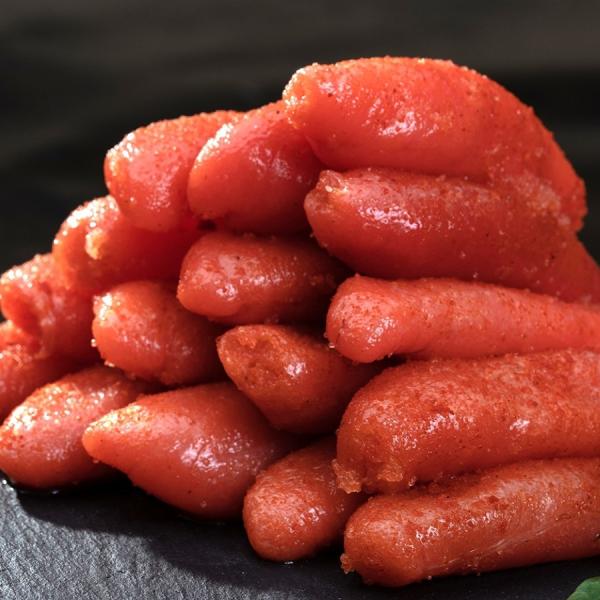 切れ子やバラ子ではありません。ギフト箱にも入っていてもおかしくない、上質な一本物の明太子です。しかし、メーカーが最も求めるサイズよりも一回り小さいということで、今回お買い得価格で入手ができました。明太子は1本35gくらいがギフトでも店頭でも...