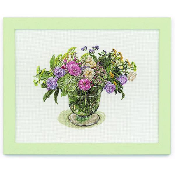 ■出来上がりサイズ (フレーム内寸) : 30×38cm■セット内容 : 25番刺しゅう糸 (綿100%) 、刺しゅう布 (綿100%) 、図案、作り方説明書■用意するもの : はさみ、クロスステッチ針 (2本どり用) 、アイロン、縫い糸 ...