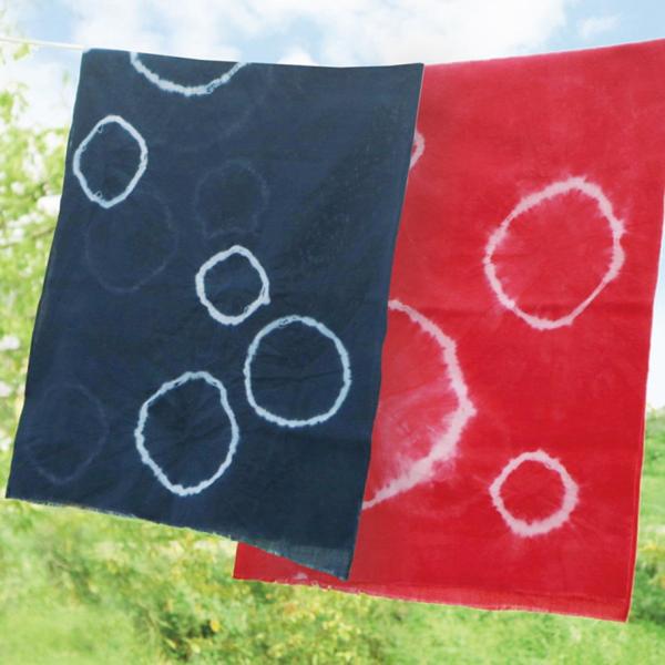 ■セット内容・手ぬぐい(巾35×90cm)　1枚・染料(技法用染料リアクト　5g×1包)・定着剤(10g×2包)・輪ゴム　10本■準備していただくもの・塩40g・染色容器(布がゆったり入る大きさ)・染料を溶かす容器・水で消えるチャコペン・ゴ...