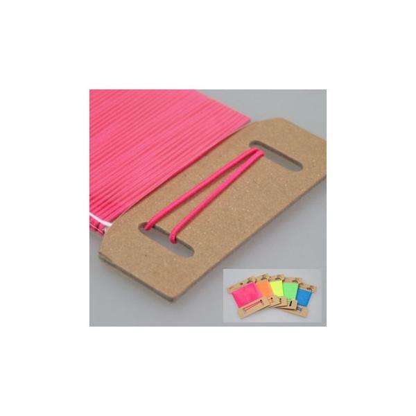 サイズ：φ1.2mm入数：3.8m材質：ポリエステル、天然ゴム流行のネオンカラーのゴムです。小巻になっているので使いやすい♪細丸タイプは、ブレスレット、ネックレスなどのアクセサリーやグリーティングカード、タグ、ラッピングの紐・リボン替わりな...