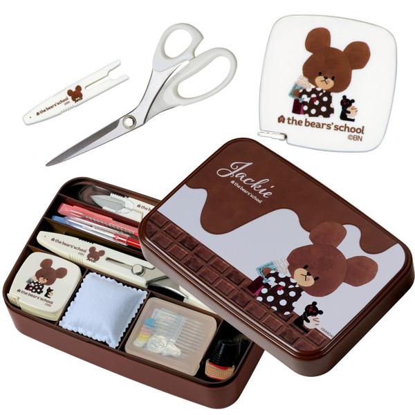 ■セット内容ステンレス裁ちはさみ 20ｃｍ糸切りはさみ自動巻きメジャー 2ｍニードルセット（プラケース）ピンクッションポリエステル糸4色チョークペンシルリッパーひもとおし（ハサミ式）セル皮ゆびぬき（短針用）長皿皮ゆびぬき（長針用）糸通しケー...