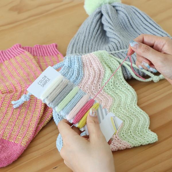 2025年の毛糸新商品「自然のつむぎSEN」全8色を3mずつお試しいただけるCOLOR SAMPLEです。 全色各3mずつ小巻になっているので色合わせをお試しいただけるほか、 ニットのワンポイント刺しゅうやアクセサリー作りなどにもおすすめで...
