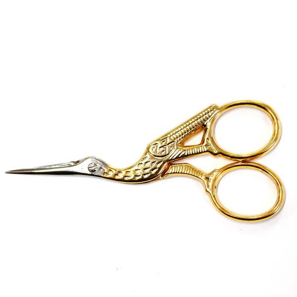 ■素材：ゴールドメッキ/高炭素鋼イタリア産の刺繍ハサミ。先端が細く鋭くなっており、刺しゅうなどの細かい作業に最適です。