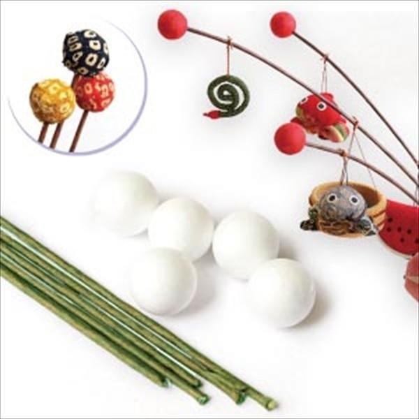 スチロール玉をちりめんや和紙で包むだけで簡単にしだれ飾りができます。■セット内容スチボール15mm×5個しだれ飾り用ワイヤー(グリーン) 2mm×50cm×5本