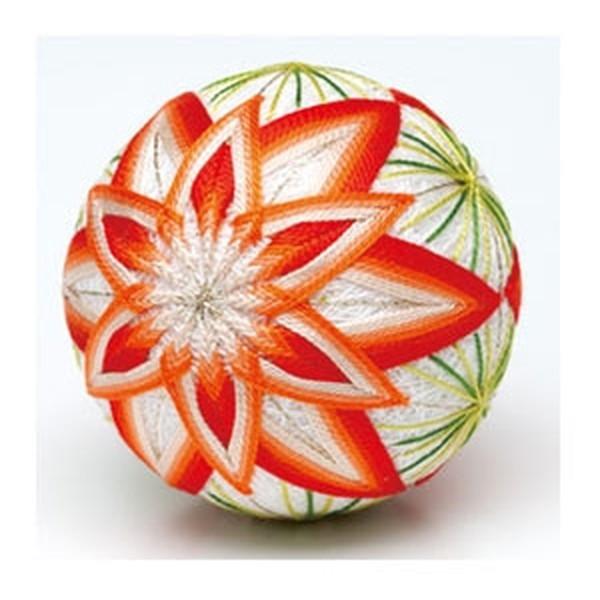 古式ゆかしい伝統のかがり模様にそった本格的な手まり工芸がご家庭でも簡単にお作りいただける手まりキットです。詳しい写真解説とオリムパスホームページの動画解説で、よりわかりやすくなりました。基本地割り済みの手まり芯がセットされていますので、色鮮...