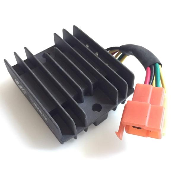 ★併売のため、在庫切れの際はご了承ください。発送委託により倉庫業者がお届けする場合がございます★【商品概要】バイクの電圧が全く出ない、高電圧がでるなどの症状がでていないでしょうか。バッテリーの調子が悪い場合にはレギュレーターに問題が起きてい...