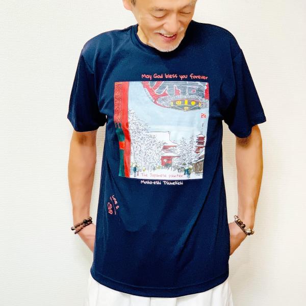 癒しのアーティスト”模写絵師つねきち”が描いた絵からデザインをしたティシャツです。ドライシャツの生地なので、スポーツ用としても！もちろん普段使いでも着やすくてオシャレなシャツです。海外でも大人気！名所江戸百景「浅草金龍山」の絵柄。ちょっと他...