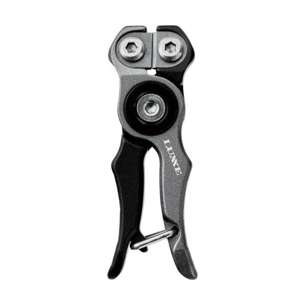 がまかつ Gamakatsu LUXXE アルミラインカッター LE-146 / ラインカッター軽量アルミボディ+タングステンカッター●軽量コンパクトな全長53mm、自重16g。●PEラインがサクサク切れるタングステンカッター。●握り込むだ...