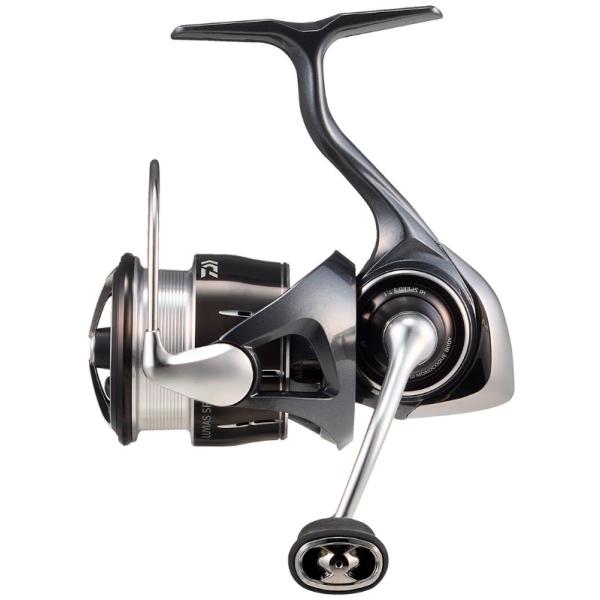 ダイワ DAIWA グローブライド 24 ルビアス LUVIAS / スピニングリール リール自重の軽量化に加え、重量バランス向上による持ち重り感を改善し、”進化した軽量性”を手に入れた24LUVIAS。その24LUVIASに、これまでのフ...