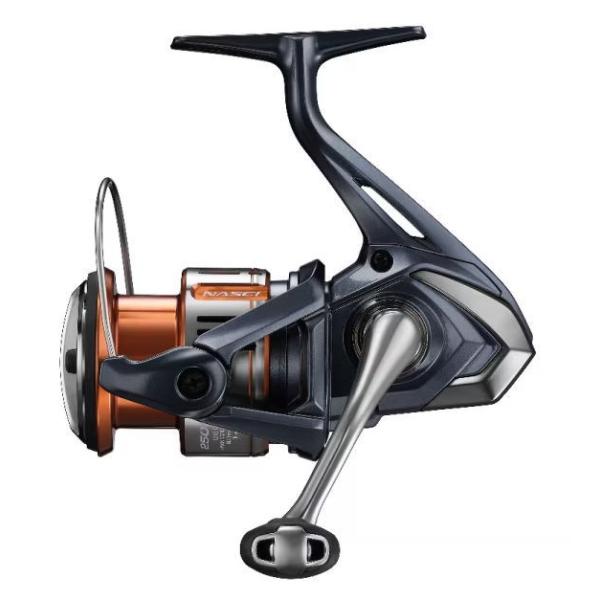 シマノ SHIMANO 26 ナスキー / スピニングリール リールDiscover captivating technology幅広いアングラーの需要に応えてきたナスキー。上位機種譲りの滑らかな回転性能とタフさを標準装備。クラスを超えた使...