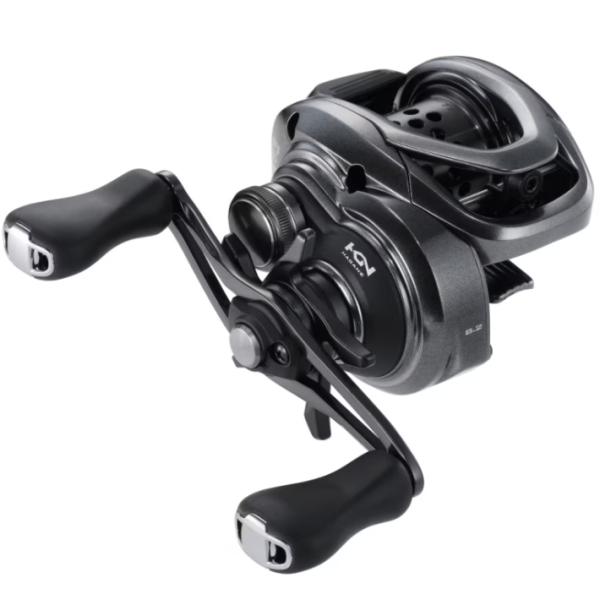 シマノ SHIMANO SLX BFS / ベイトリール軽量ルアーを自在に操るフリースタイル対応BFS。キャスト性能に磨きをかけ、生まれ変わったSLX BFS。新たに搭載された超々ジュラルミン製スプールは軽量ルアーへの対応力に優れ、低い弾道...