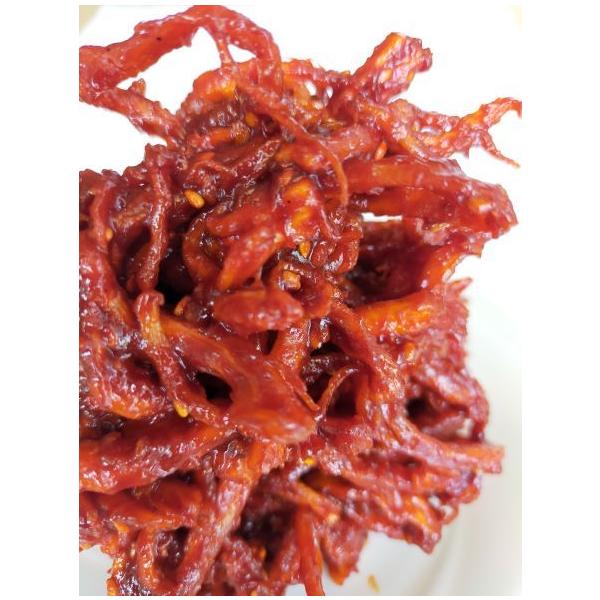 ★とまらないスルメキムチ自家製の辛口コチュジャンで味付けし、甘いだけではなく、うまからのしっかり目の味付けです。ごま油を控えめにしているので、お好みで加えてください。原材料：ソフトさきいか（中国産）唐辛子粉、もち米、麦芽粉、砂糖、水あめ、醤...