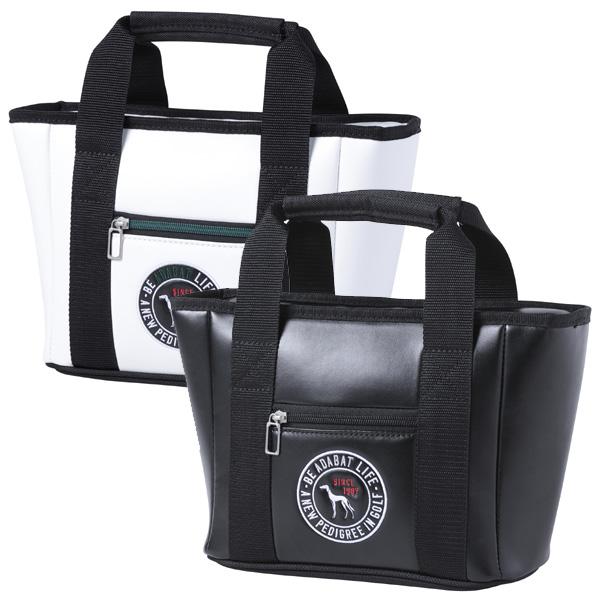 合成皮革素材とポリエステル素材を組み合わせてラグジュアリーなデザインを施した２０２５年モデルです。ラウンドに必要な小物類の収納に便利で、ゴルフだけでなくタウンユースにも最適です。