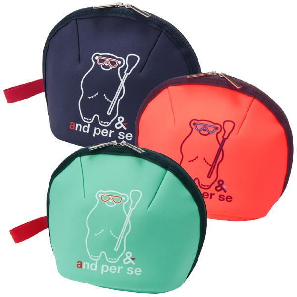 内側のゴムループに氷嚢を固定することが可能な２０２５年モデルです。氷嚢の結露で荷物が濡れてしまうことを防止し、バッグの中でも目立ちやすいデザインに仕上げました。