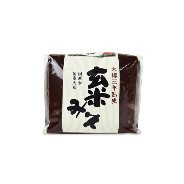 全て国産原料を使用した、木樽仕込の米みそです。玄米麹を使った米みそは全国的にも大変珍しいです。木樽を使い三年以上寝かしたみそには、深いコクと苦み、芳醇な香りが特徴的です。