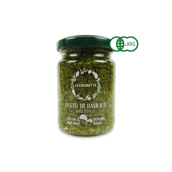 新鮮なバジルを原材料の55%も贅沢にたっぷりと使用した、とても風味豊かなペーストです。通常バジルペーストに使用されるチーズを使っていないため、ペーストとしては珍しくさっぱりとした後味で、飽きの来ない美味しさが特徴です。