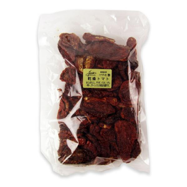 イタリア産の肉厚で甘みのあるトマトを半分に割り、塩を振って天日で乾燥させたドライトマトです。トマトの旨味がギュッと詰まっているので、カレーやシチュー、ポトフなどの煮込み料理にぴったりです。