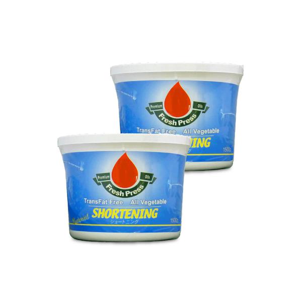 加工工場に隣接した契約農家で化学合成農薬不使用・化学肥料不使用栽培された、成熟して最も搾油に適した状態のパームを、時間を置かずに圧縮・精製した上、速やかに出荷しています。 もちろん添加物・保存料未使用です。