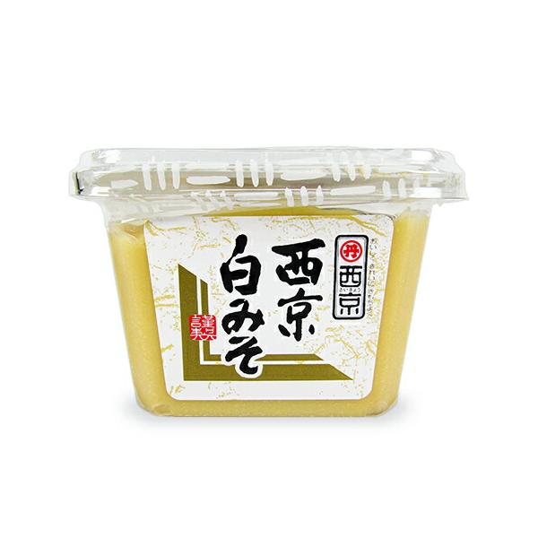米こうじを大豆の二倍使用！麹歩合22割の米麹の芳醇な香りと上品な甘みが特徴の白みそです。美しい淡黄色、上品な甘みが料理素材を引きたてます。
