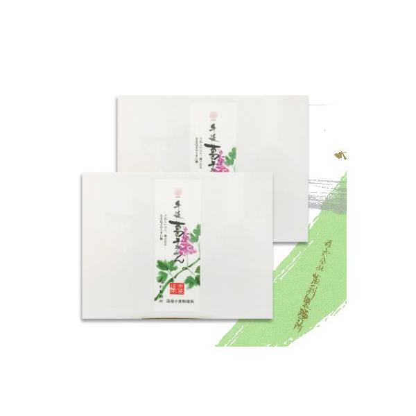 手延べのコシ、国産小麦粉の旨み、葛のなめらかな食感が融合した坂利製麺所の葛そうめん。国産小麦粉に本葛を練りこみ丁寧に手延べしたおそうめん。葛入りならではのツルツルとした喉越しと、手延べによるコシの強さが自慢です。