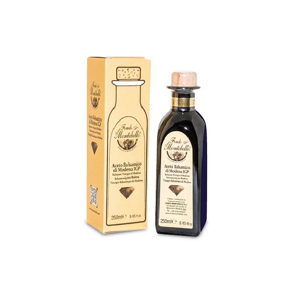 原液のモルト（ぶどう果汁）を最高品質のものを使用しているので大変美味しい25年位の甘みがあります。特別な製法により、濃度も25年位ありますが煮つめていないのでブドウの香りがとんでなく、とにかく美味しい！イギリスのロイヤルファミリーやフランス...