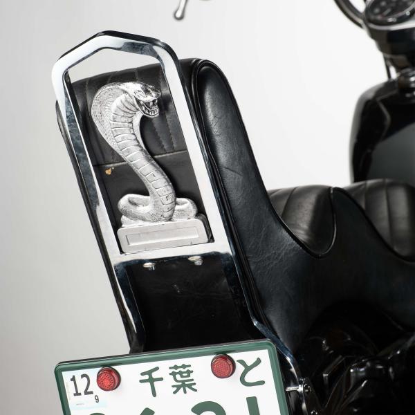 【COBRA SISSY BAR・INSERTS】コブラ シッシーバー・インサーツコブラモチーフのシッシーバーインサート。無骨さとインパクトを兼ね備えた立体デザインは、リアビューに圧倒的な存在感を与える。アルミ鋳造ならではの重量感と、仕上げ...