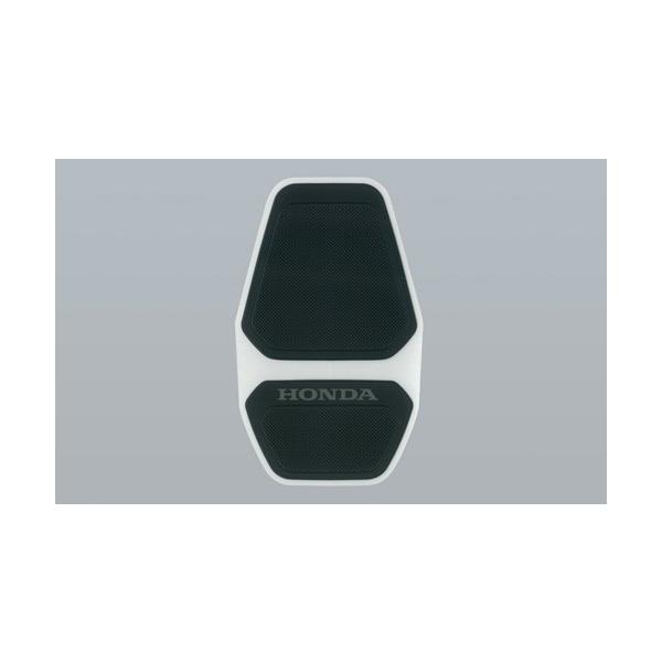 ◇タンクの傷付き防止やワンポイントアクセントとして活用できます。◇HONDAロゴ入り。【メーカー】ホンダ純正【メーカー品番】　08P70-MGC-JQ0【材質】　合成ゴム 【仕様】　貼り付けタイプ【サイズ】　89（幅）×151（長さ）×1（...