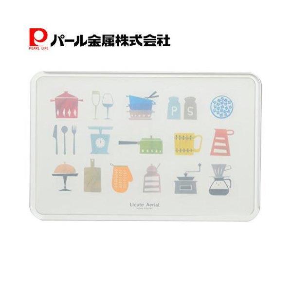 【商品概要】表面はカットした食材をこぼさずにスムーズに移動できるガード付裏面はフラット仕様軽くて扱いやすい四隅はストッパー付で滑りにくい食器洗い乾燥機、塩素系漂白剤使用可