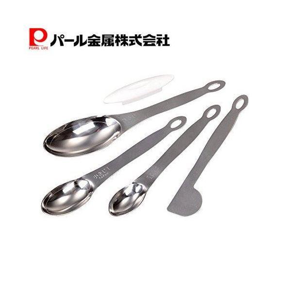 【商品概要】2.5ml(小さじ1/2)、5ml(小さじ1)、15ml(大さじ1)の3種類が計れるスプーンとすりきり用のヘラのセットスプーンには便利な1/2表示付シンプルスタイリッシュなオーバル形状カバーでまとめてスッキリ収納食器洗い乾燥機使...