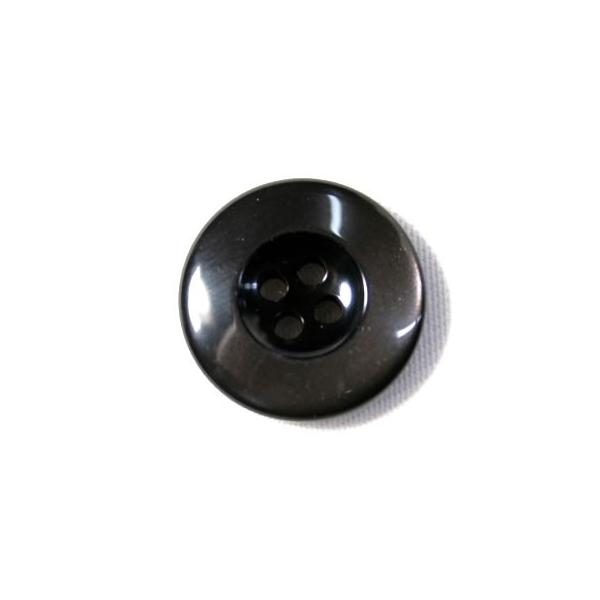 【素材】ポリエステル【サイズ】15mm【特徴】薄いポリエステルボタンとは違い、しっかりして、鮮やかさ、カラフルさを兼ね備えたボタンです。20mmのサイズで4mmほど、15mmで3.5mmほどの厚さがあり肉厚ボタンです。スーツ、ジャケットなど...