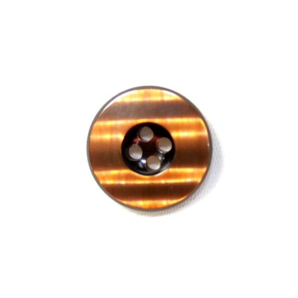 【素材】ポリエステル【サイズ】20mm【特徴】高級テーラーで扱われているボタンですので、あまり市販されおらず、ボタンのみ購入はなかなか不可能だと思います。スーツやジャケット引き立てるボタンです。ポリエステルボタンでは、安価なものは安っぽく見...