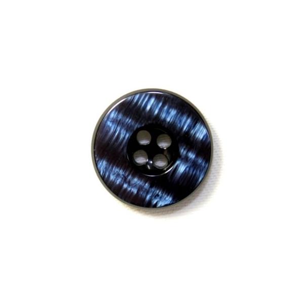 【素材】ポリエステル【サイズ】20mm【特徴】高級テーラーで扱われているボタンですので、あまり市販されおらず、ボタンのみ購入はなかなか不可能だと思います。スーツやジャケット引き立てるボタンです。ポリエステルボタンでは、安価なものは安っぽく見...