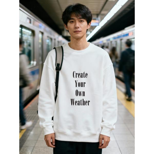 このスタイリッシュなクルーネックスウェットシャツは、「Create Your Own Weather」という印象的なメッセージをフロントにプリントした長袖デザインです。清潔感のあるホワイトカラーをベースに、ブラックのタイポグラフィが映える洗...