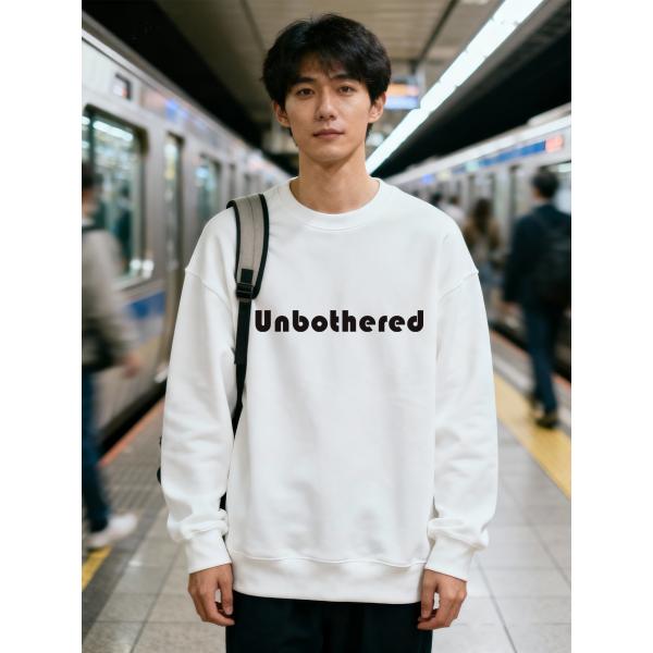 この「Unbothered」プリントスウェットシャツは、リラックスした日常のスタイルに最適なカジュアルトップスです。長袖デザインとクルーネックが特徴で、快適な着心地を提供します。フロントに大胆な「Unbothered」の文字がプリントされて...