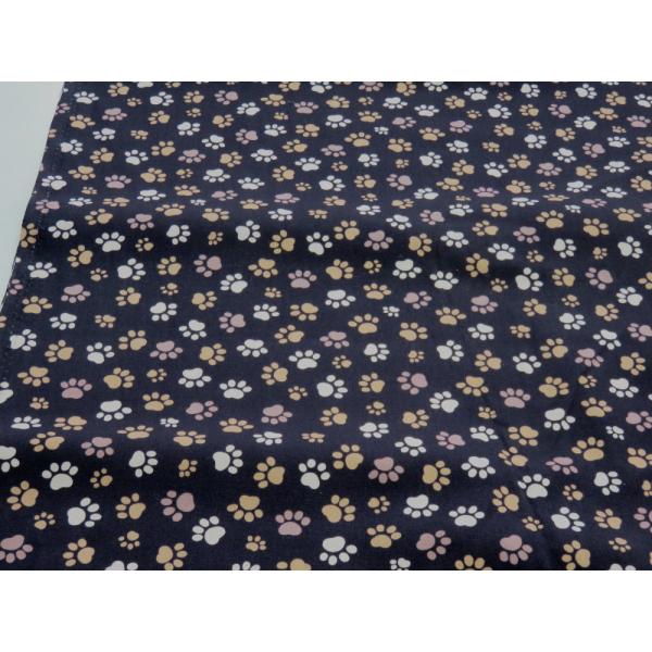 しっかりしたオックス生地なのでインテリアや袋物からウエァ、入園グッズにもいいです。オックスとは「オックスフォード」の略で生地の種類です。タテ糸・ヨコ糸ともに2本ずつそろえて織った平織の生地のことを指します。★生地巾　約１０８ｃｍ★素材　　綿...