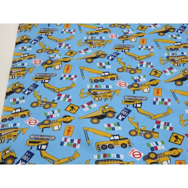 男の子の大好きな働く車がいっぱいの生地です。程よい厚みのオックスは、通園・通学のレッスンバッグやポーチなどの袋物、エプロンやスモックなどのウェアにぴったりです。   ★生地巾　約１０８ｃｍ★素材　　綿１００％　★厚さ　　Ｃ（A　ローン等の薄...