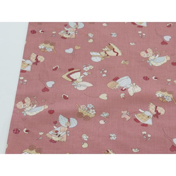 サンボンネット・スーは世界中で愛されている、サンボンネット（日よけ帽子）を被って顔の隠れた、エプロンやワンピース姿のかわいらしい女の子です。このサンボンネット・スー、通称スーちゃんはパッチワーク生地やアップリケのモチーフとして特別な人気を誇...