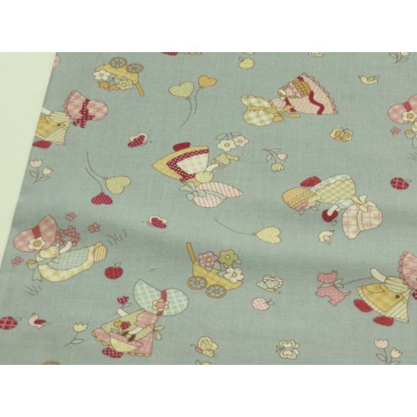 サンボンネット・スーは世界中で愛されている、サンボンネット（日よけ帽子）を被って顔の隠れた、エプロンやワンピース姿のかわいらしい女の子です。このサンボンネット・スー、通称スーちゃんはパッチワーク生地やアップリケのモチーフとして特別な人気を誇...