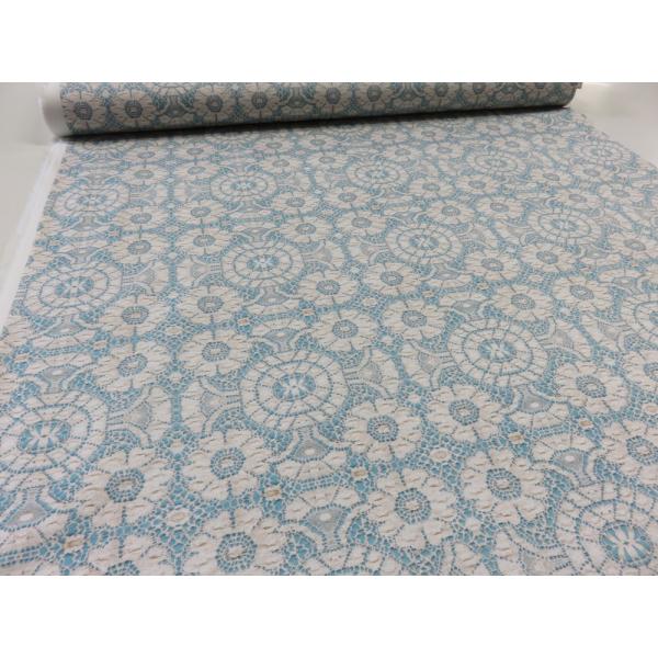 Moda Fabrics（モダファブリックス）は、テキサス州ダラスを拠点とする世界的なファブリックブランドです。常時30名以上のデザイナーとライセンス契約を結び、多彩なバリエーションの生地を展開、年間で1200柄を超える新作を次々にリリース...