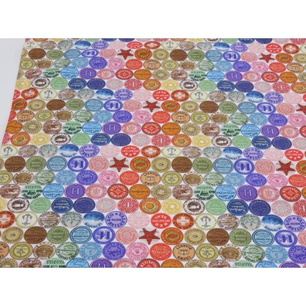 人気のCATHE HOLDEN さんの新柄です。アンティーク風のレースやボタン、ヴィンテージのエフェメラ（筆記物）、ビーズの花や陶器…厳選されたコレクションが隙間なく配置された見事なファブリックです。Moda Fabrics（モダファブリッ...