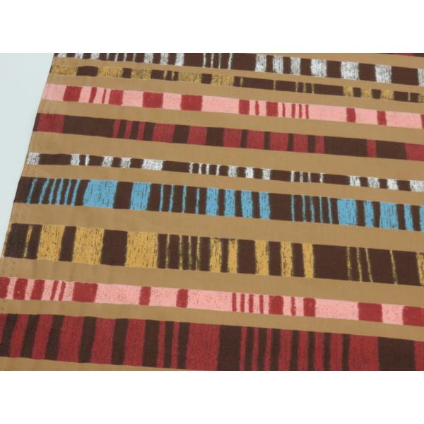 有輪(YUWA)から発売の郷家啓子さんの生地がマークダウン、お買い得価格で。郷家啓子さんの独特な世界観が表現された生地です。上質なシーティング生地は、シャツ、カバーリング、テーブルクロス、エプロン、パッチワークなど幅広くお使いいただけます。...