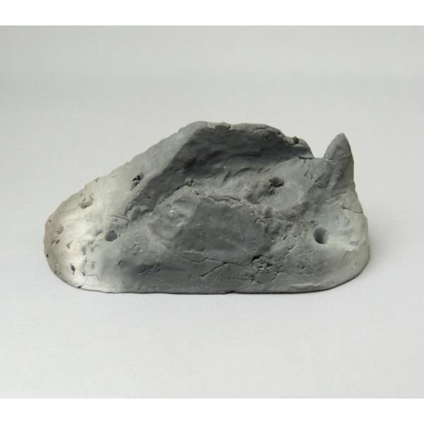 キーワード：剣山 竹炭 生け花・サイズ(mm):W150×D80×H65・原材料：陶器、竹炭・カラー： 黒・原産国：日本※商品画像については、モニターによって色味が若干異なります事ご了承ください。