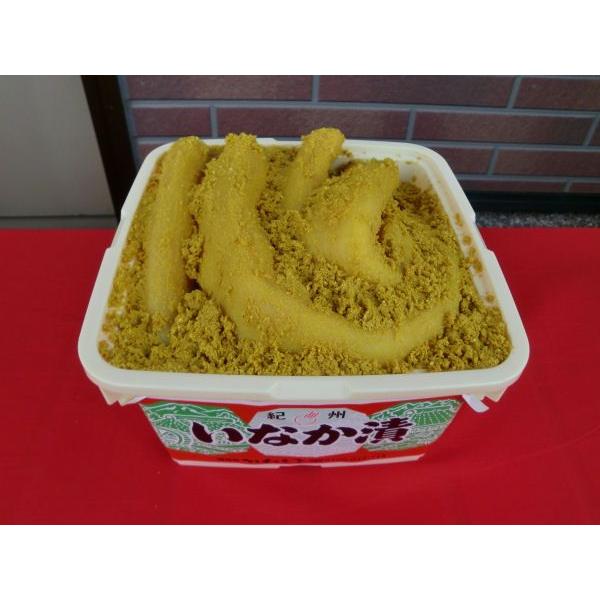 原材料名：干し大根漬け原材料：米ぬか、食塩、甘味料（ステビア、甘草）、着色料（ウコン）内容量：３ｋｇ原料原産地名：国産酸味や塩辛さが気になる方は１分から２分水出ししてください。食べやすくなります。生姜醤油を少しかけても絶品！