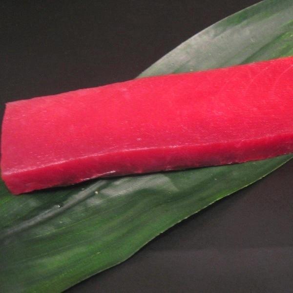 マグロ問屋ならではの美味しい赤身を市場価格でお届けします。「築地まぐろ問屋」自慢の特選メバチマグロ赤身は、すしネタ、お刺身、鉄火丼、山かけ等、多様にお楽しみ頂けます。「築地鮪問屋」目鉢マグロ赤身200ｇ（約2人前）解凍方法説明書、専用保鮮紙...