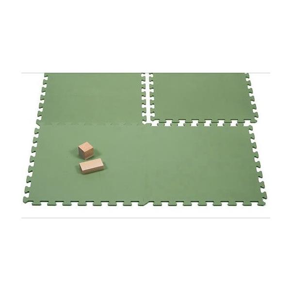 童具館のプレイカーペットは、床を傷つけないように、また積み木を正確に積み上げるために開発された、童具館オリジナルです。白木の積み木との色の調和が美しい、ライトグリーン。＊お取り寄せ商品となります。