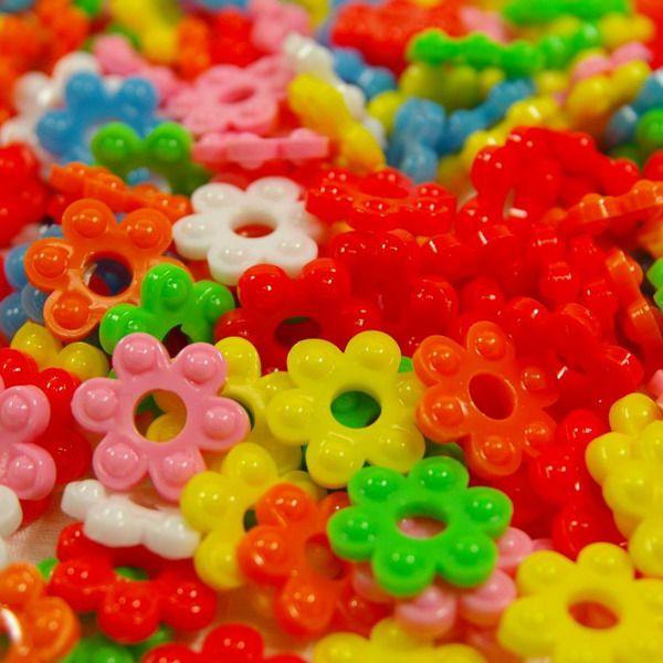 おままごとの食材として、積み木遊びの小道具として、数を数えるなど学びの道具として、つまむなど指先訓練の道具としてもいろいろ使えます。こちらは、100グラム入りです。